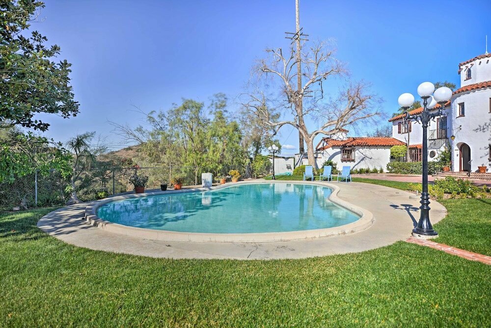 Otel 'the Castle' Hacienda Heights Home w Patio & Pool, Kaliforniya Eyaleti, foto