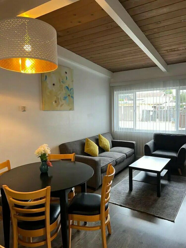 Otel New 2br Home w Parking Laundry in 580-80, Richmond, foto