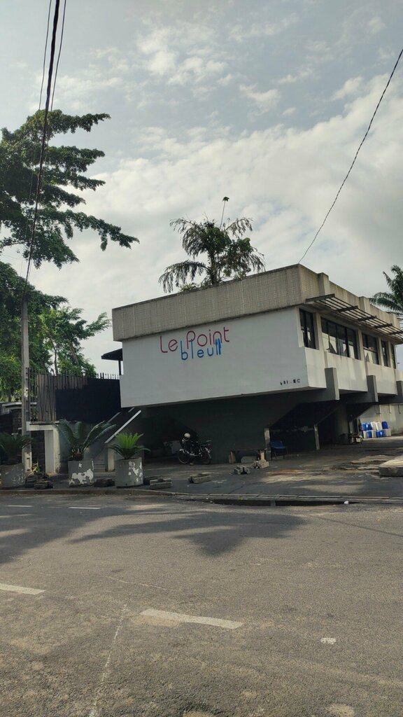 Restoran Le point bleuil, Douala, foto