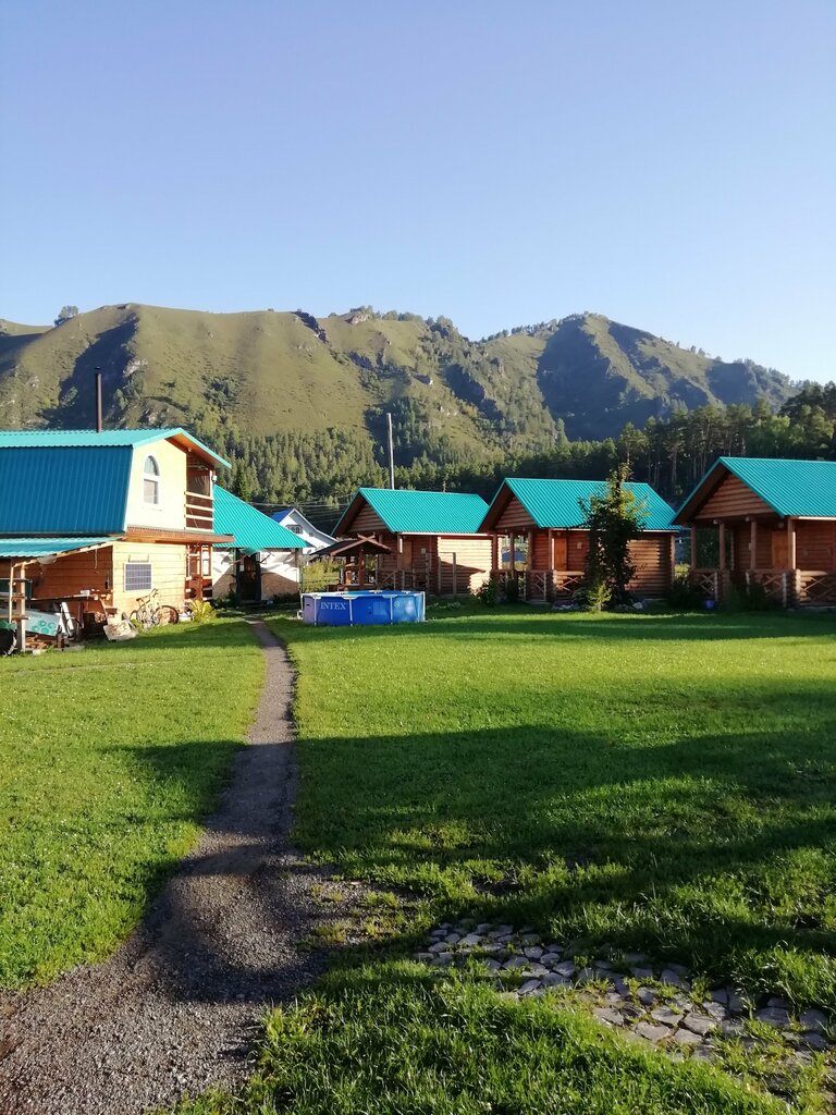 Tatil köyleri Derevenka _na _rodnike, Altay Cumhuriyeti, foto