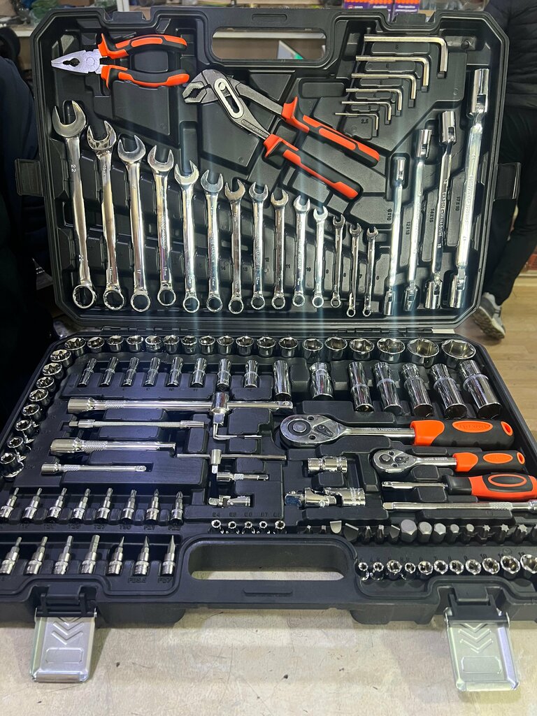 Otomobil yedek parçaları Avto Qism Savdo, Taşkent, foto