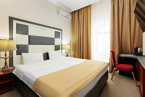 Vnukovo Village (Kiyevskaya ulitsa No:4), otel  Moskova'dan