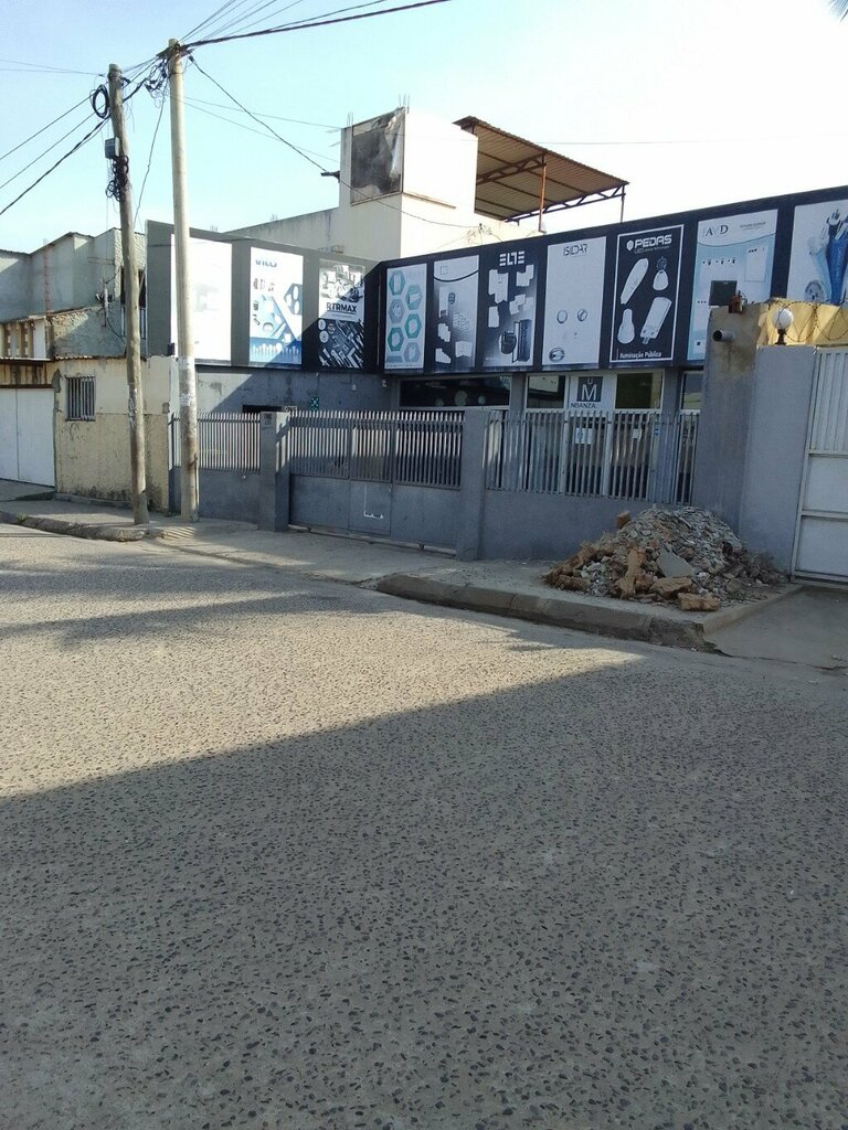 Lamba ve avize mağazaları M nabanza, Loanda, foto