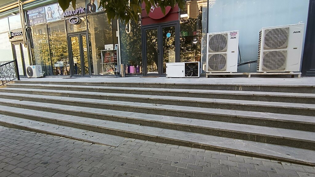 Çiçek teslimatı Chee Chak, Bakü, foto