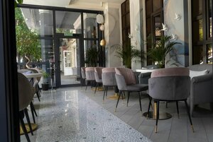 Kurortny (Internatsionalnaya ulitsa No:11), restoran  Essentuky'den
