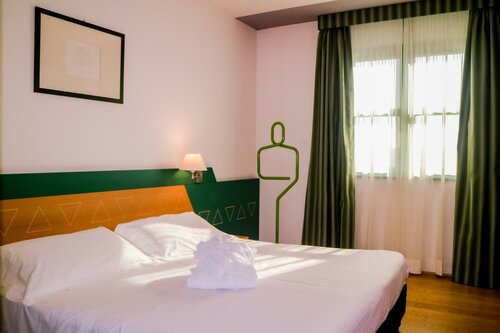 Otel West Point Airport Hotel, Dünya, foto