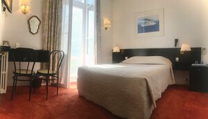 Hotel des Mimosas (Chemin de la Colle No:62, Antibes), otel
