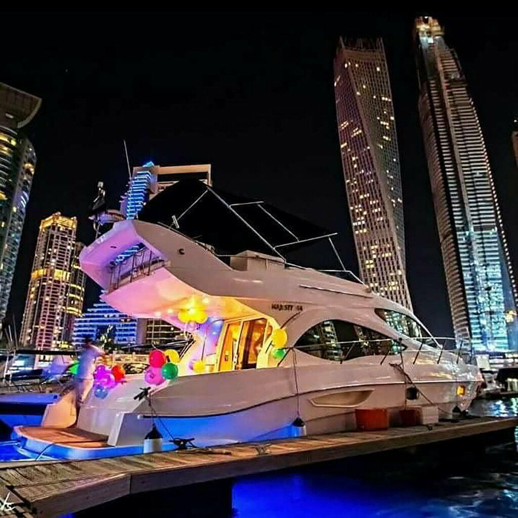 Tekne, yat, gemi kiralama Yacht Rental Service Dubai, Dubai, foto