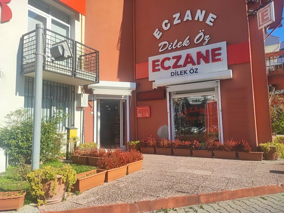Eczaneler Dilek Öz Eczanesi, İstanbul, foto