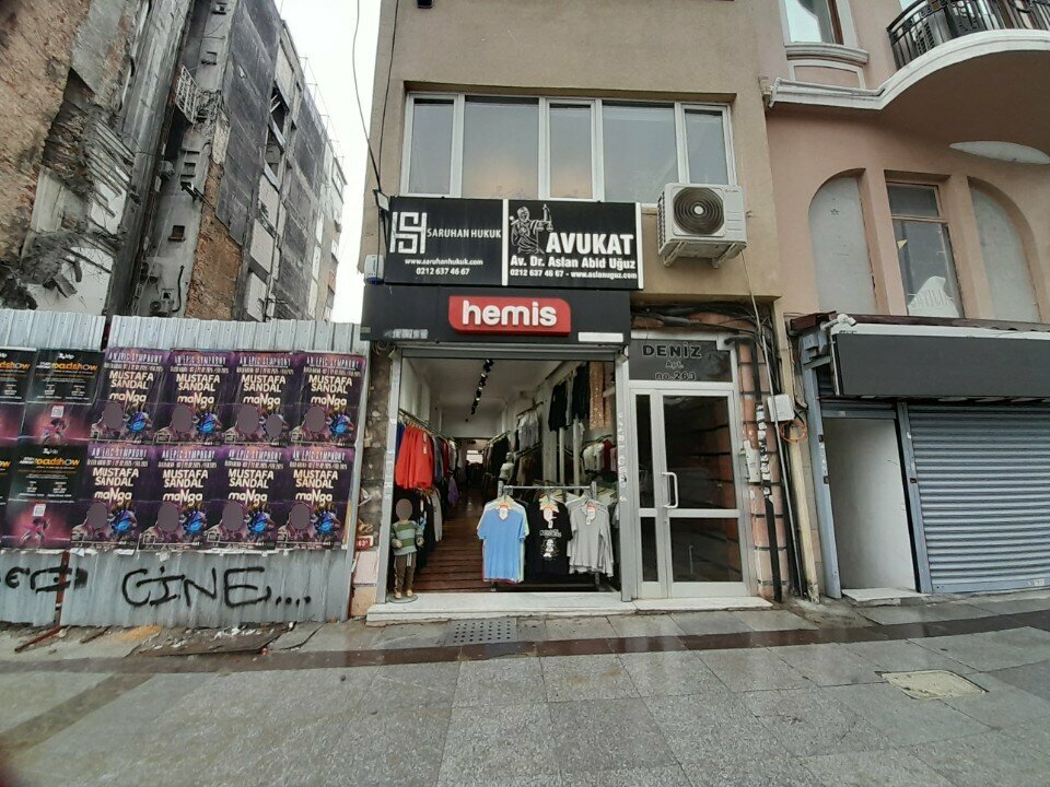 Avukatlar AV. Dr. Aslan Abid Uğuz, İstanbul, foto