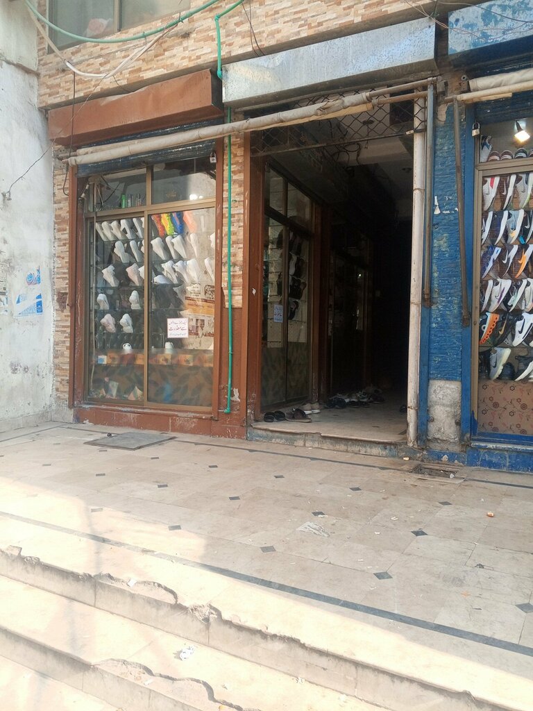 Ayakkabı mağazaları Naseeb Khan Brothers Shoes Store, Rawalpindi, foto
