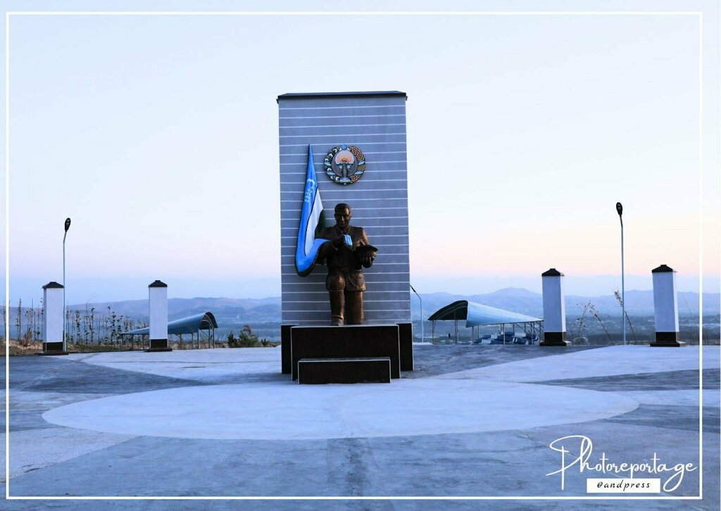 Müzeler ve sanat galerileri Andijan Patriotic Park, Andican eyaleti, foto