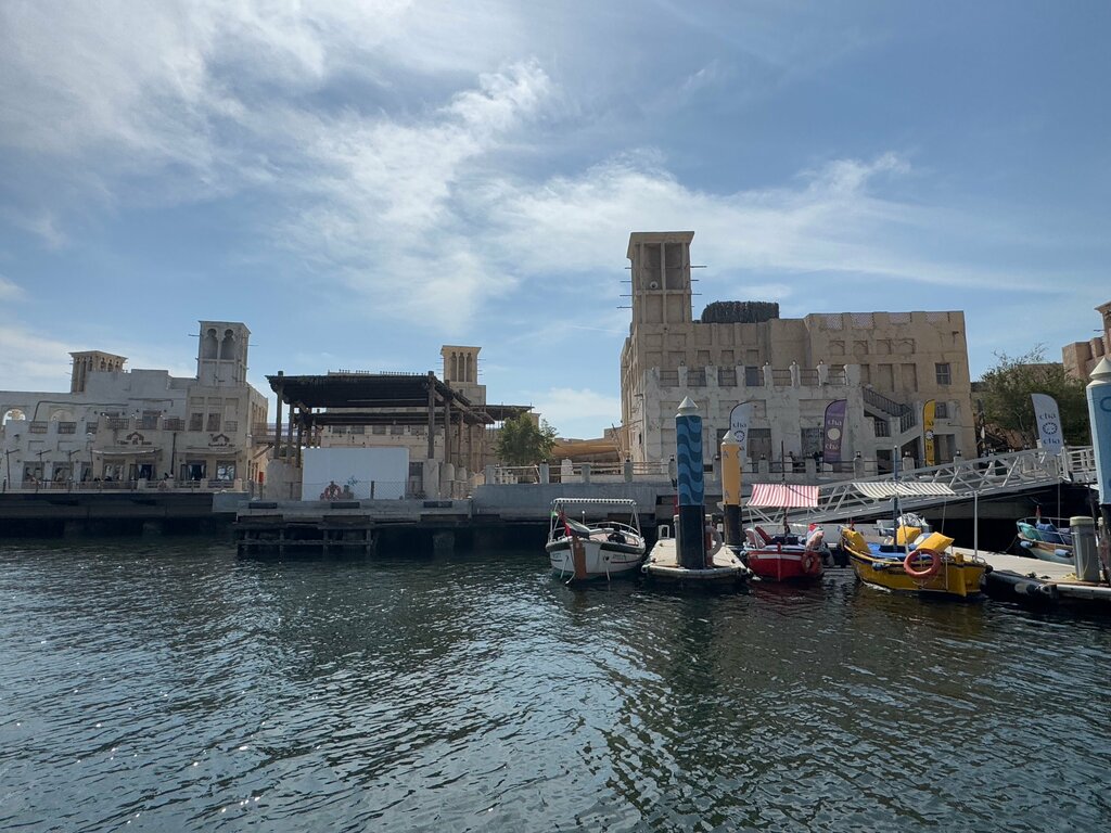 Pazarlar ve çarşılar Old Souk, Dubai, foto