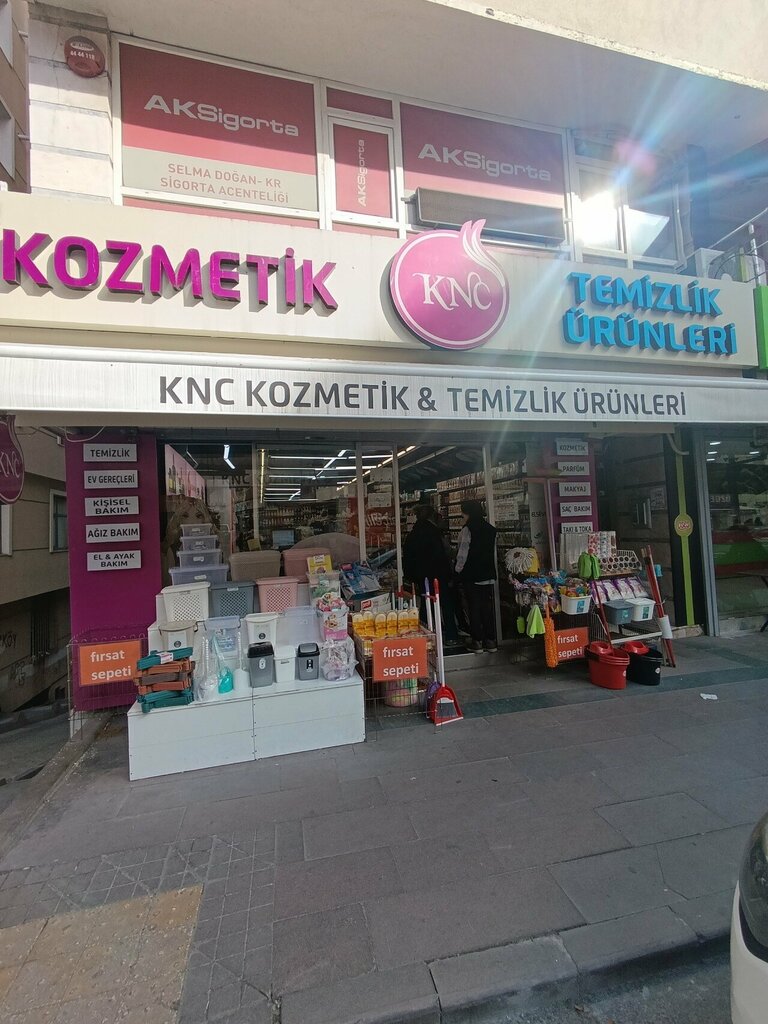 Kozmetik ve parfümeri mağazaları Knc Kozmetik&Temizlik Ürünleri, İstanbul, foto