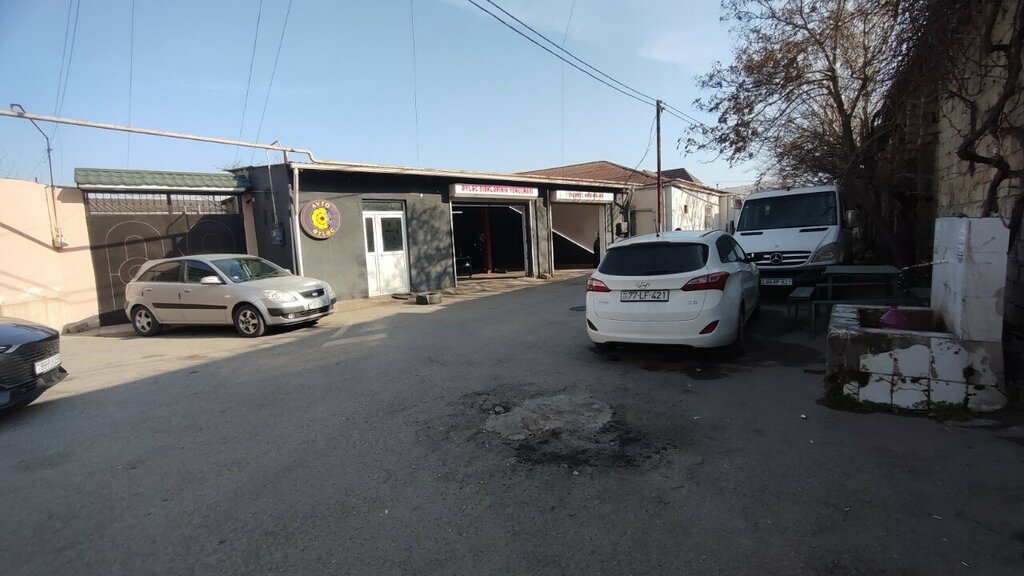 Jant ve lastikçiler Əyləc disklərin yonulmasi, Bakü, foto