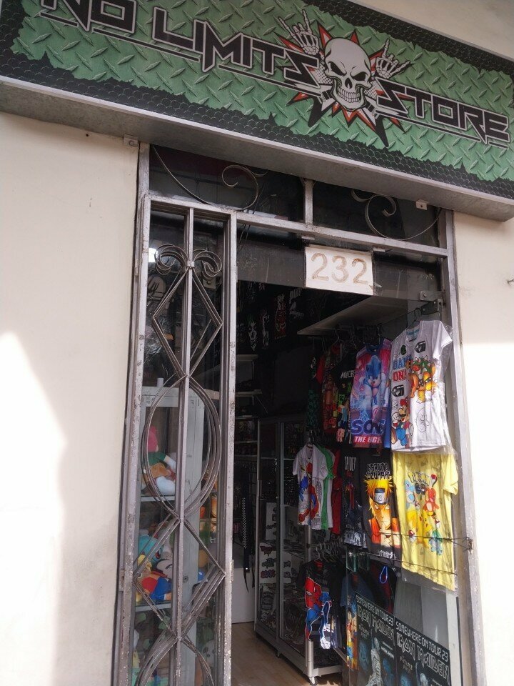Dış giyim mağazası No Limits Store, Santa‑Krus, foto