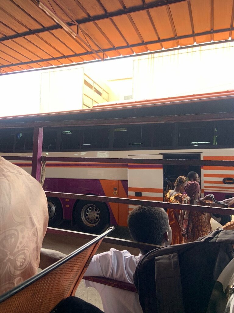 Posta hizmetleri Utb Express Yopougon Bae, Abican, foto