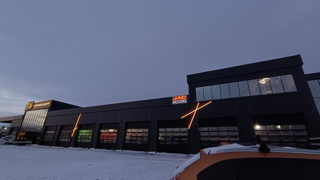 Jant ve lastikçiler Big Machine, Jac, Barnaul, foto