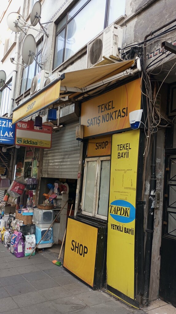 Bira dükkanı Tekel Bayi, İstanbul, foto