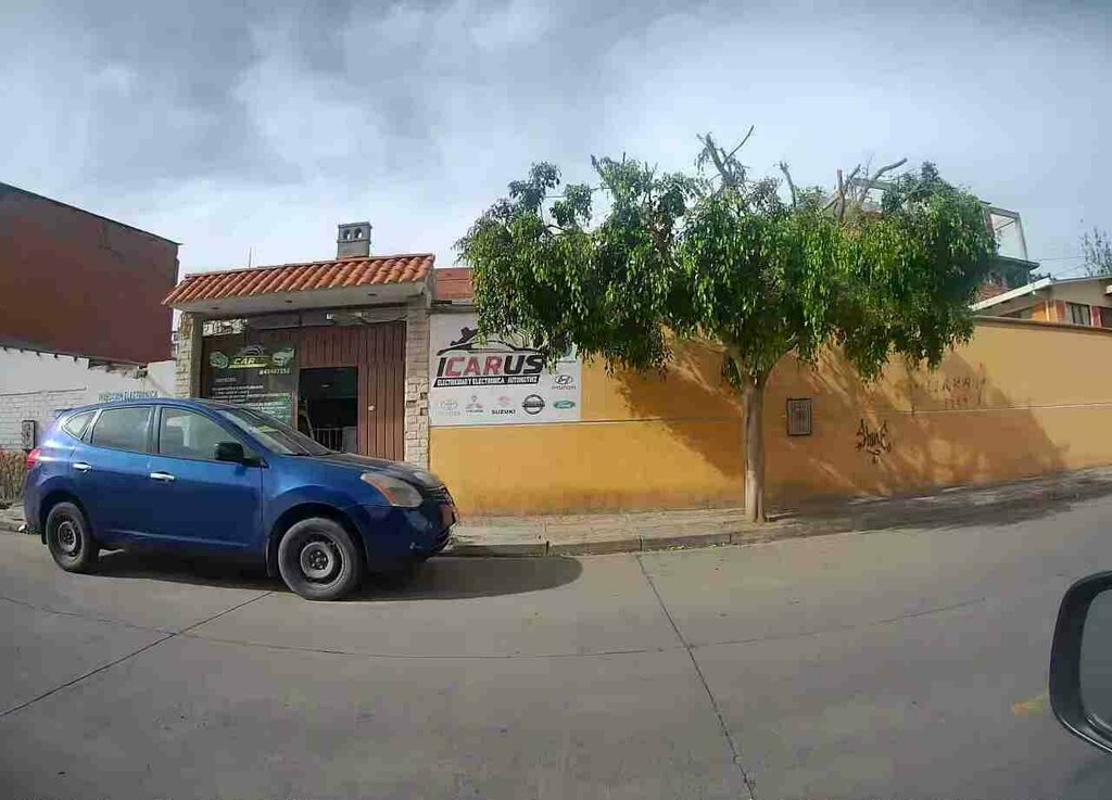 Oto döşeme Icarus, Cochabamba, foto