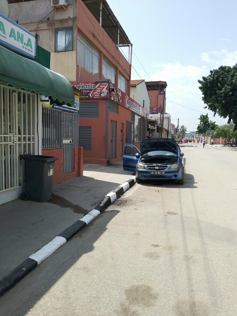Giyim mağazası Angolelétrica, Loanda, foto