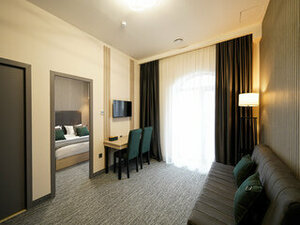 Dynasty Hotel (Hovsep Emin Street No:52), otel  Erivan'dan