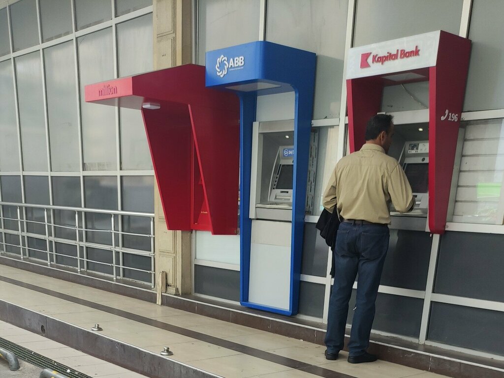 ATM'ler ABB, Bakü, foto