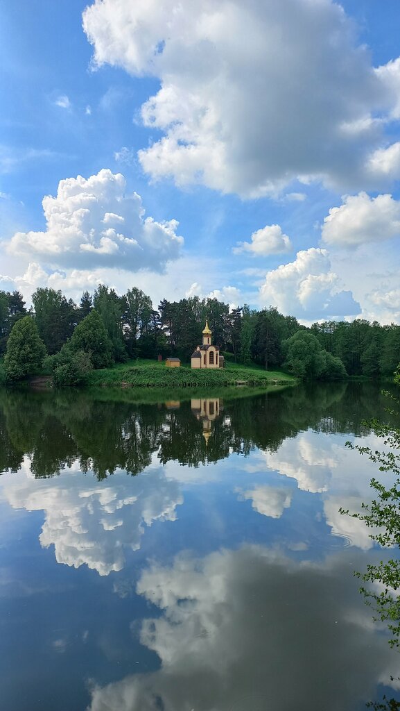 Ortodoks kiliseleri Church of St. Sergius of Radonezh in Sukhanovo Park, Moskova ve Moskovskaya oblastı, foto