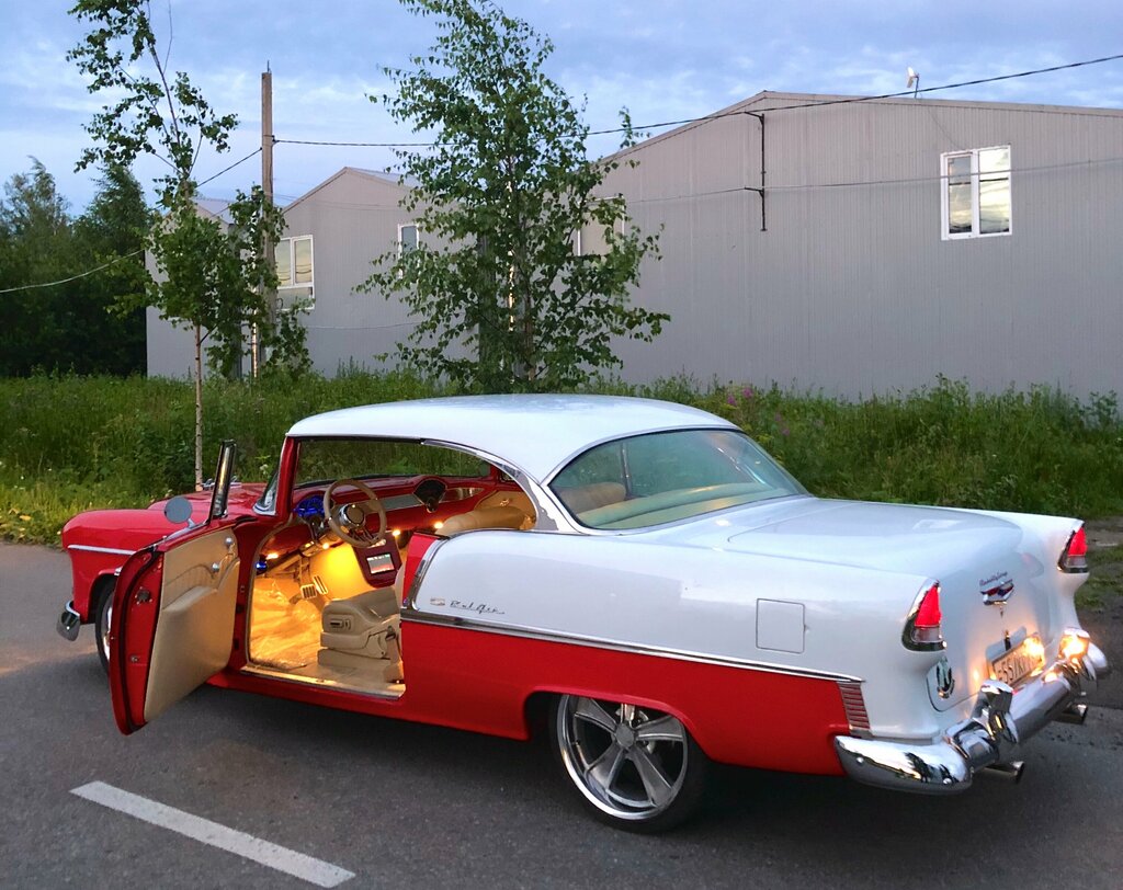 Otomobil camları Rockabilly Garage, Saint‑Petersburg, foto