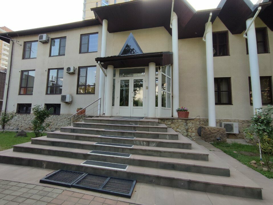 Anıt, heykel Авиаторам, Krasnodar, foto