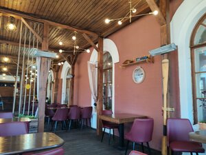 Kautcompania Paluba 1 (Yakornaya Square No:7АЩ), kafe  Kronstadt'tan
