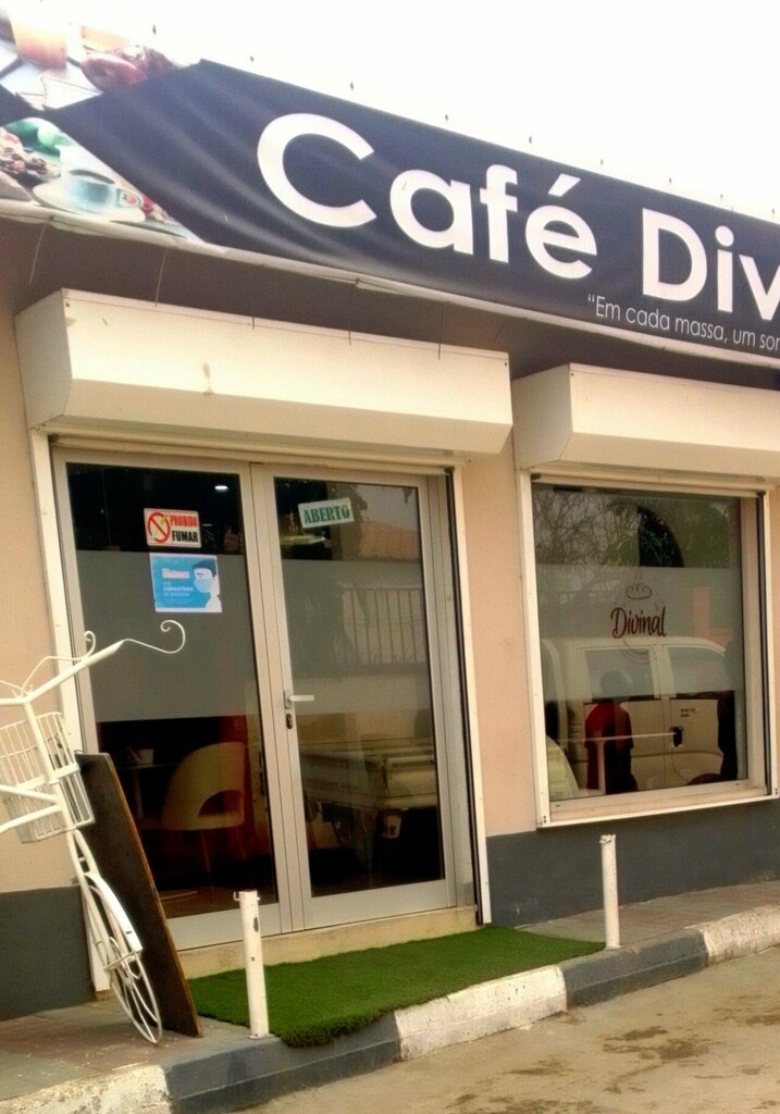 Ekmek fırını Padaria e Pastelaria Divinal, Loanda, foto