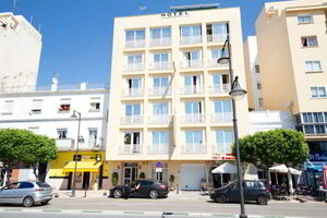 Hotel Mediterráneo by Croma (Autonomous Community of Andalusia,  Provincia de Málaga, Estepona, Avenida España), otel  Estepona'dan