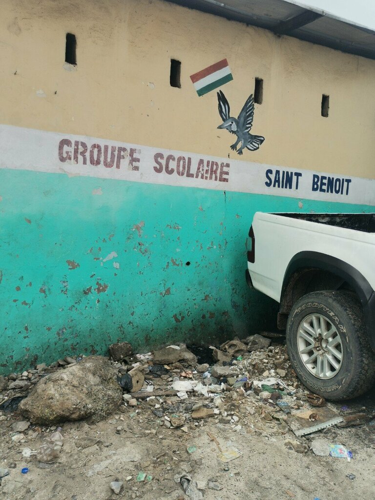 Özel okul Saint - Benoit, Abican, foto