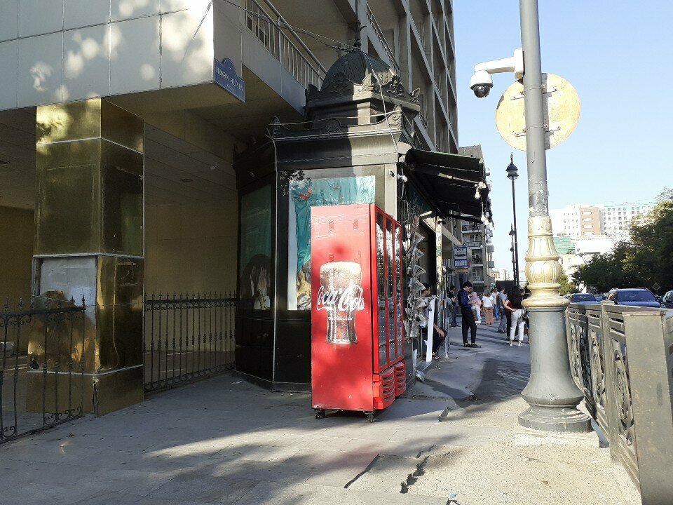 Su satışı Kiosk, Bakü, foto