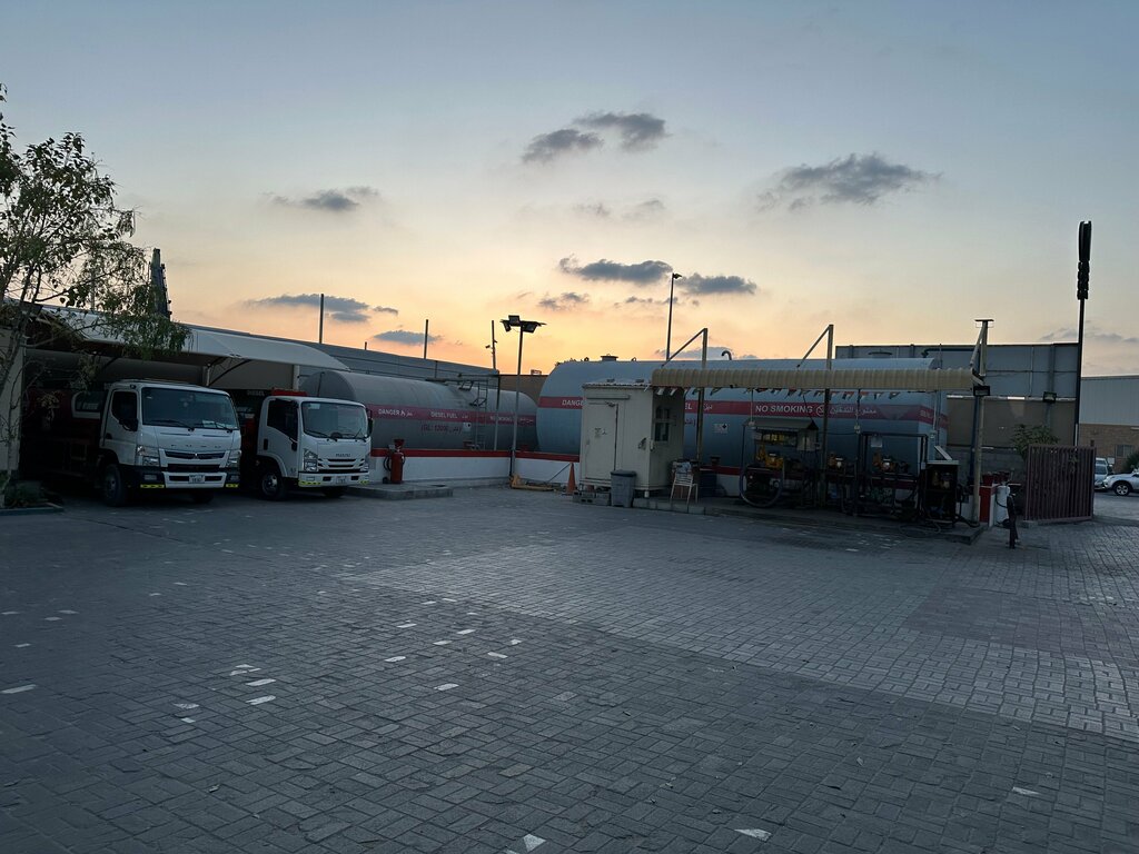 Petrol ürünleri üreticileri Rvn Diesel Trading, Dubai, foto