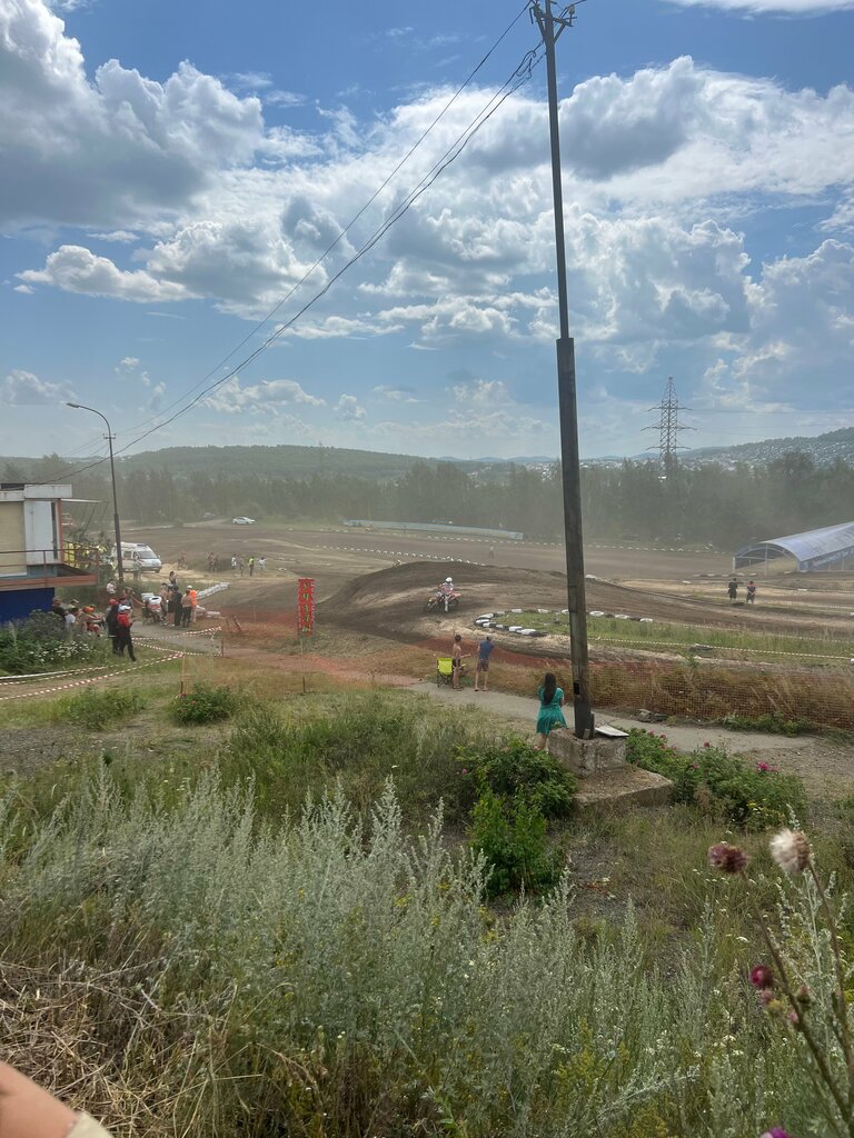 Otomobil pisti Автодром, Uçaly, foto