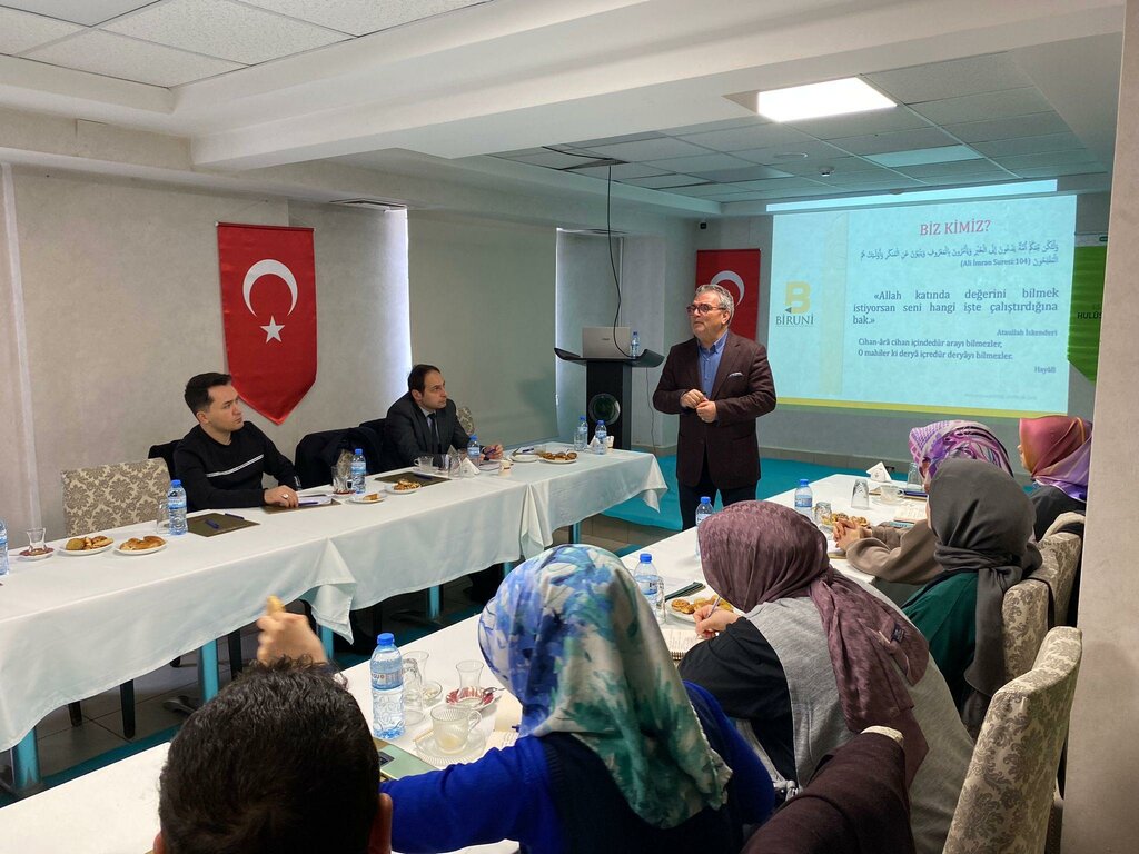 Kişisel gelişim merkezi Biruni Eğitim, İstanbul, foto