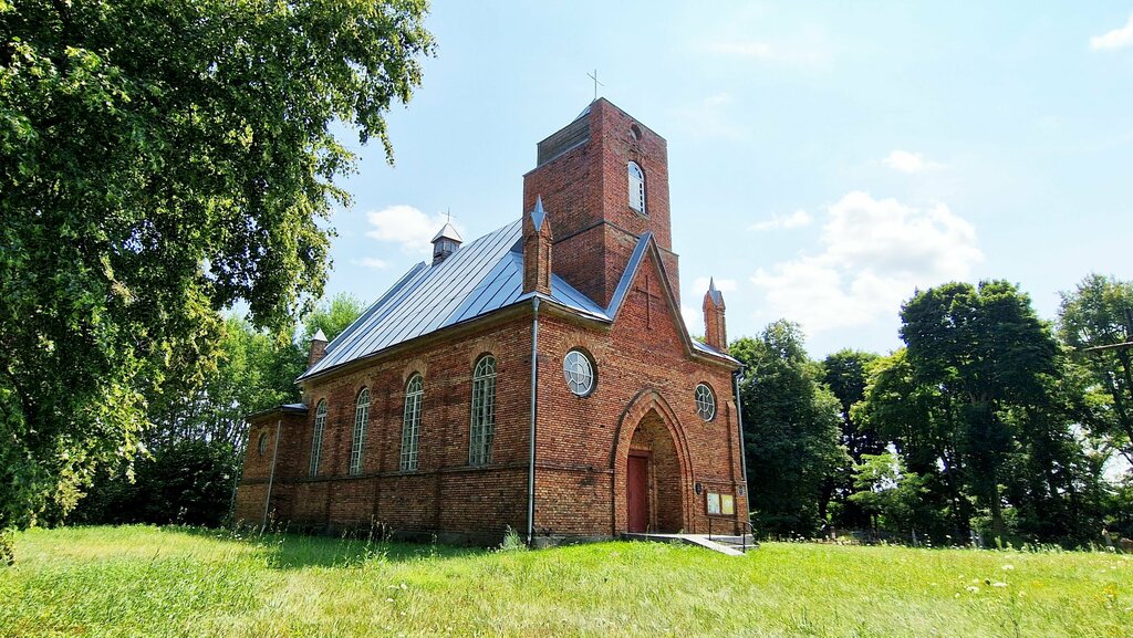 Katolik kiliseleri Крестовоздвиженский католический костёл, Minskaya oblastı, foto