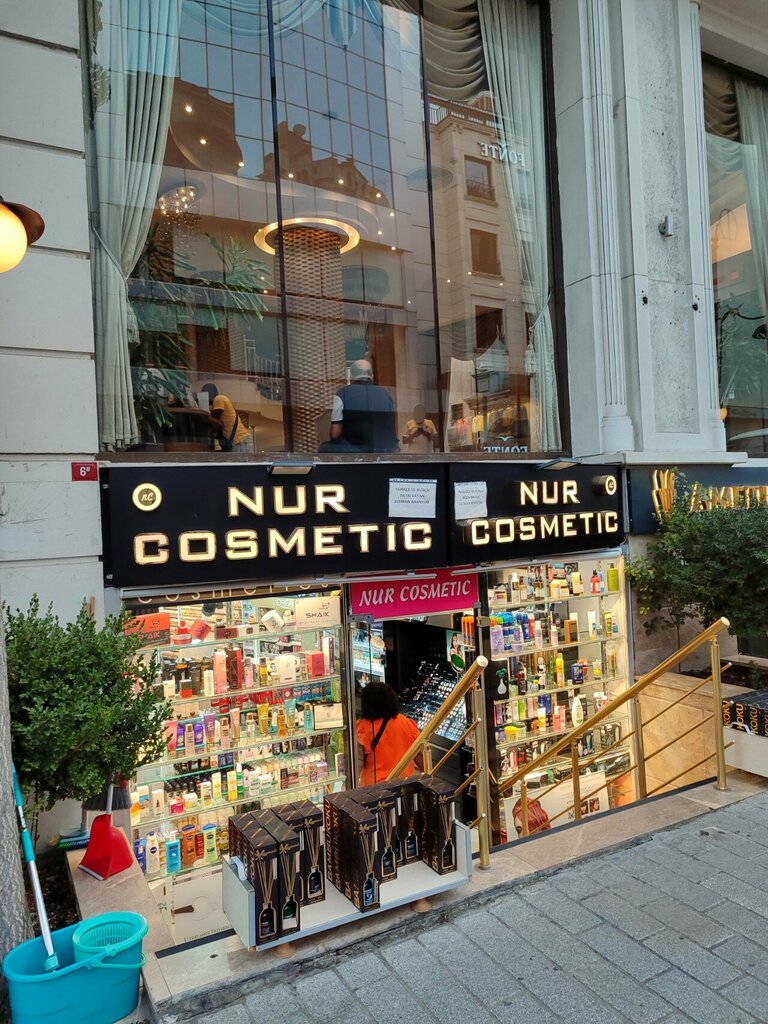Kozmetik ve parfümeri mağazaları Nur Kozmetik, İstanbul, foto