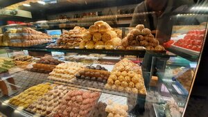 Yılmaz Pasta & Baklava (İstanbul, Eyüpsultan, Rami Cuma Mah., Mahmudiye Cad., 1), pasta, şekerleme ve tatlı  İstanbul'dan