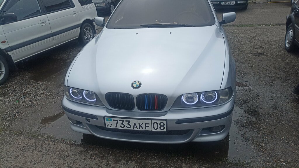 Otomobil yedek parçaları Auto parts and accessories store, Ulan Batur, foto