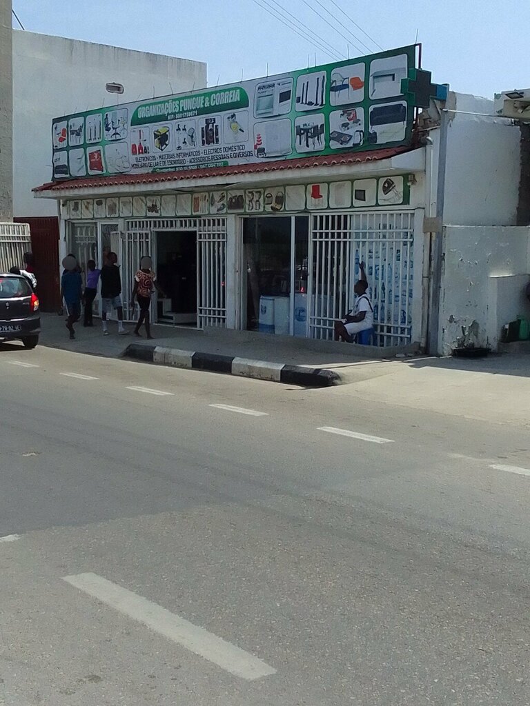 Mini-market Organizações punge e correia, Loanda, foto