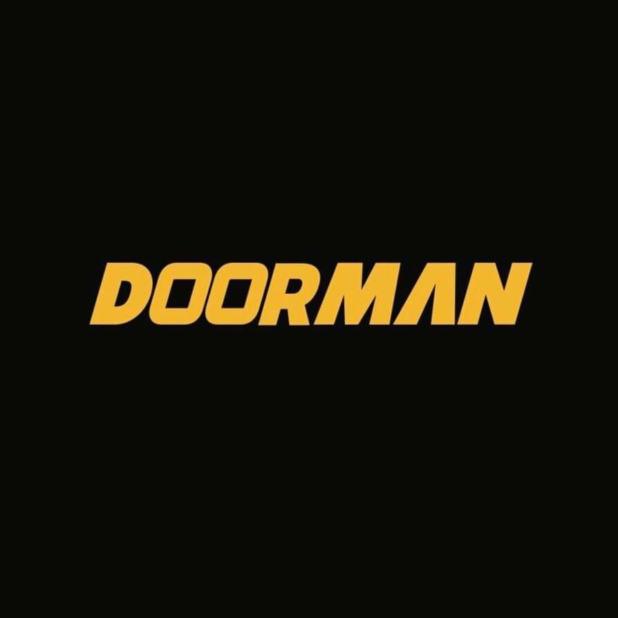 Kapılar Doorman, Erivan, foto