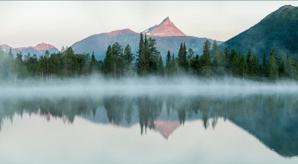 Dağ zirvesi Гора Колокольня, Komi, foto