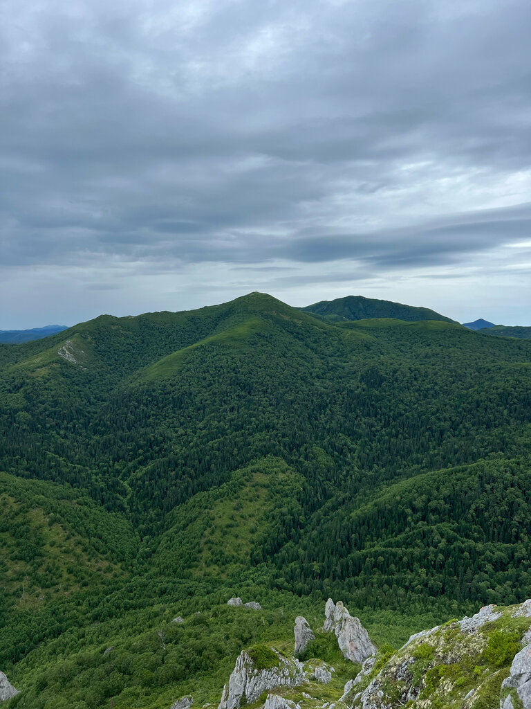 Dağ zirvesi Гора Вайда, Sahalin Bölgesi, foto