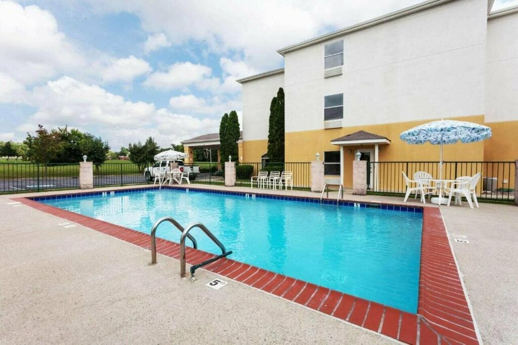 Otel Super 8 by Wyndham La Grange Ky, Kentucky, foto