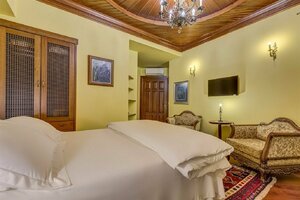 Kauçuk (Antalya, Muratpaşa, Tuzcular Mah., Paşa Camii Sok., 24), otel  Antalya'dan