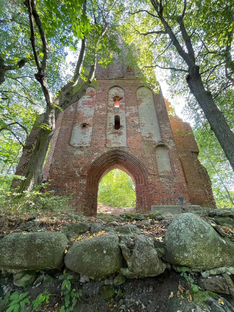 Turistik yerler Кирха святых Николауса и Барбары, Kaliningradskaya oblastı, foto