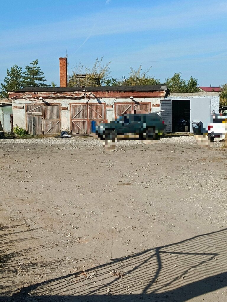 Otomobil servisi Custom Garage, Kaşira, foto